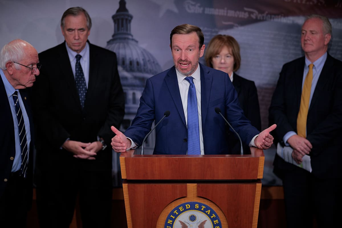 Chris Murphy slams Trump's war strategy, says 'every single day US gets ...