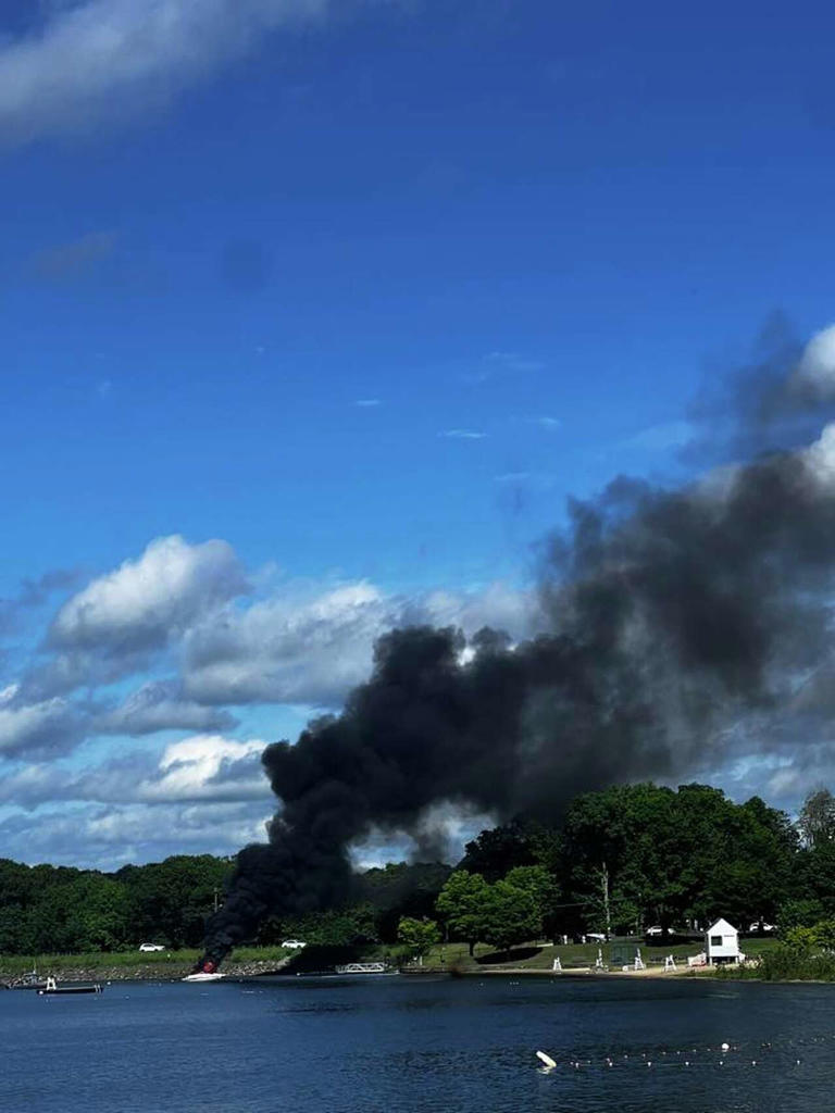 Boat fire injures one person on Candlewood Lake in Danbury
