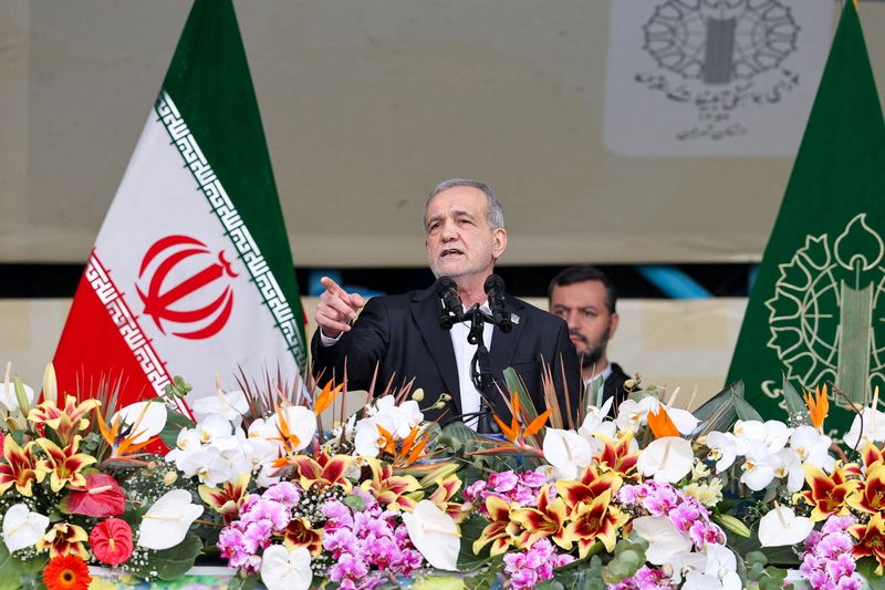 Iran's president orders reopening of international internet access ...