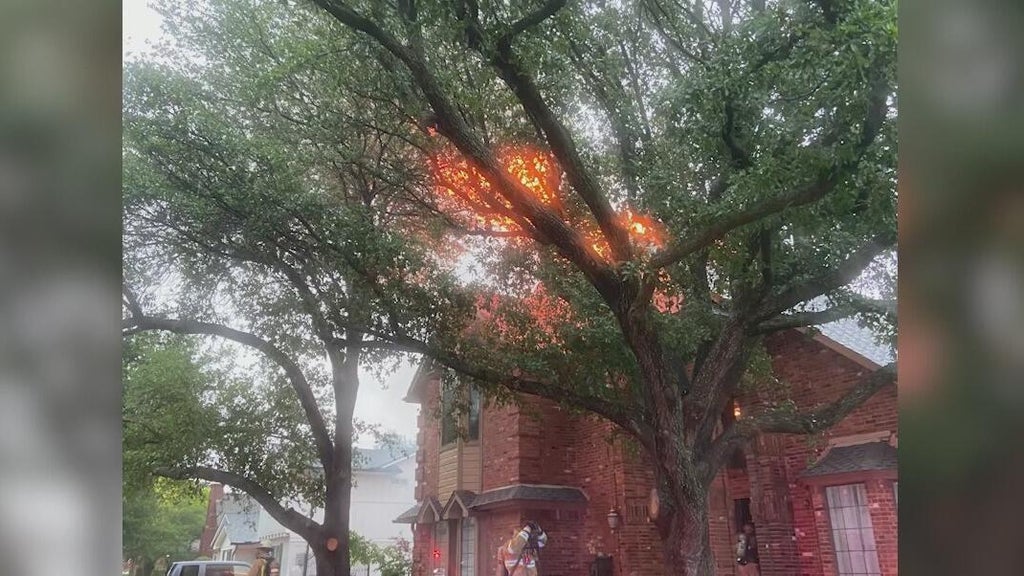 Lightning strikes during North Texas storms spark structure fires