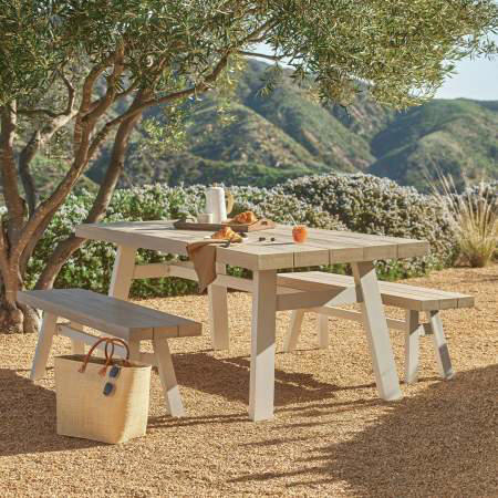 The curator: Outdoor hosting essentials for no-fuss entertaining