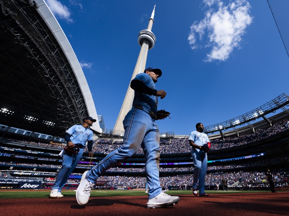 Kevin Gausman gets his wish as Blue Jays open Rogers Centre roof for ...