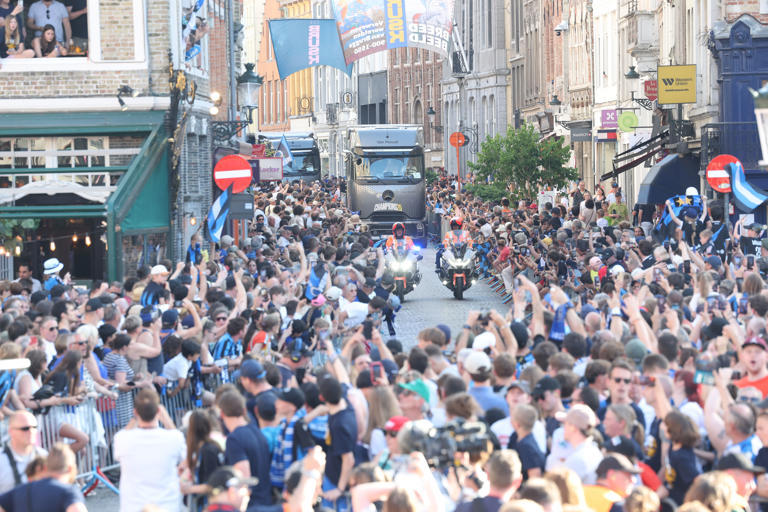 Jupiler Pro League - Duizenden fans op kampioenenfeest van Club Brugge ...