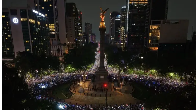 Esto es grandeza: Aficionados de Cruz Azul abarrotan Ángel de la ...