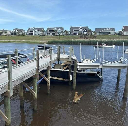 1 hurt after boat hits, collapses dock on Intracoastal Waterway