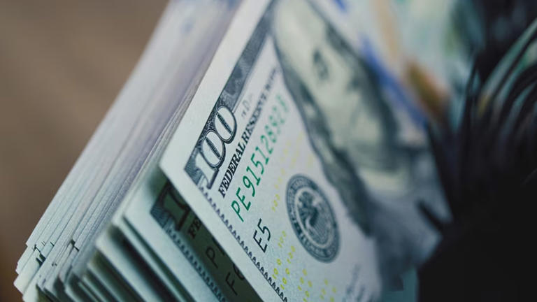Americans bank balances reveal a growing money gap in 2026: How much ...