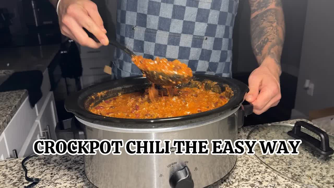 Spicy crockpot beef chili | How to make chili the easy way for beginners