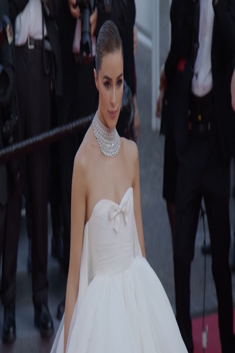 Olivia Culpo shines in elegant white gown