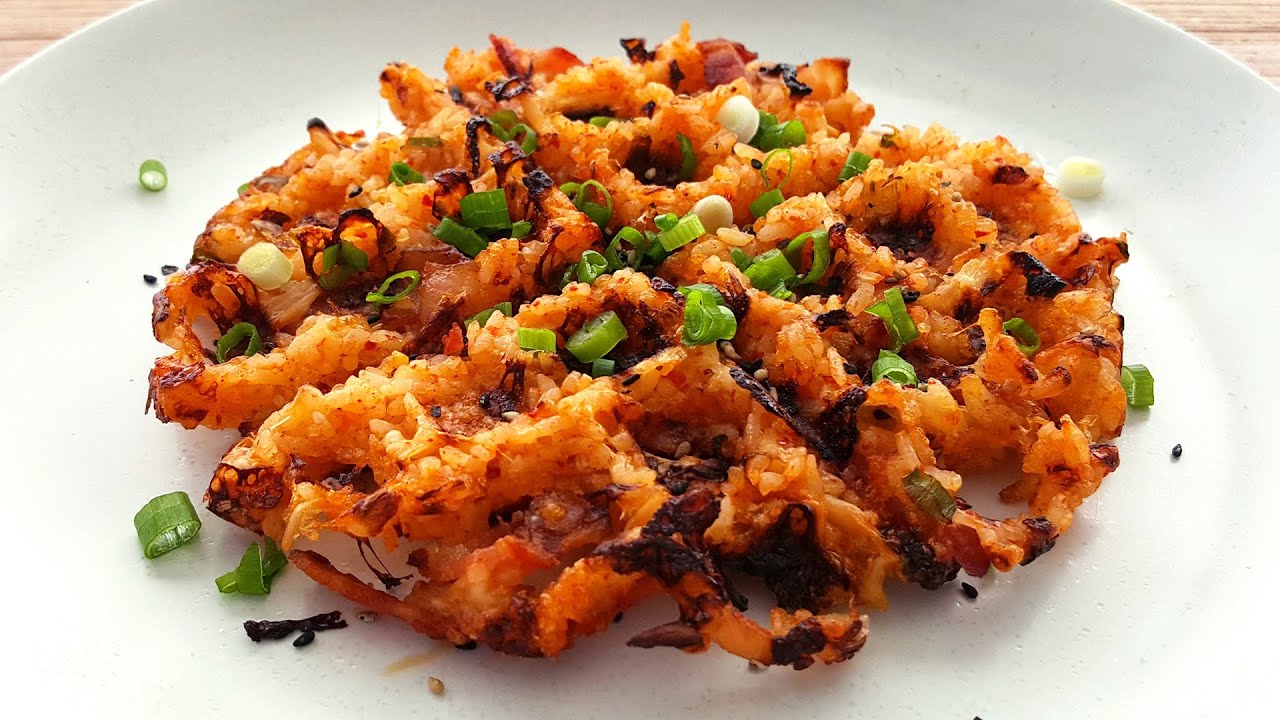 Crispy kimchi rice waffle: Easy breakfast recipe without a stove!