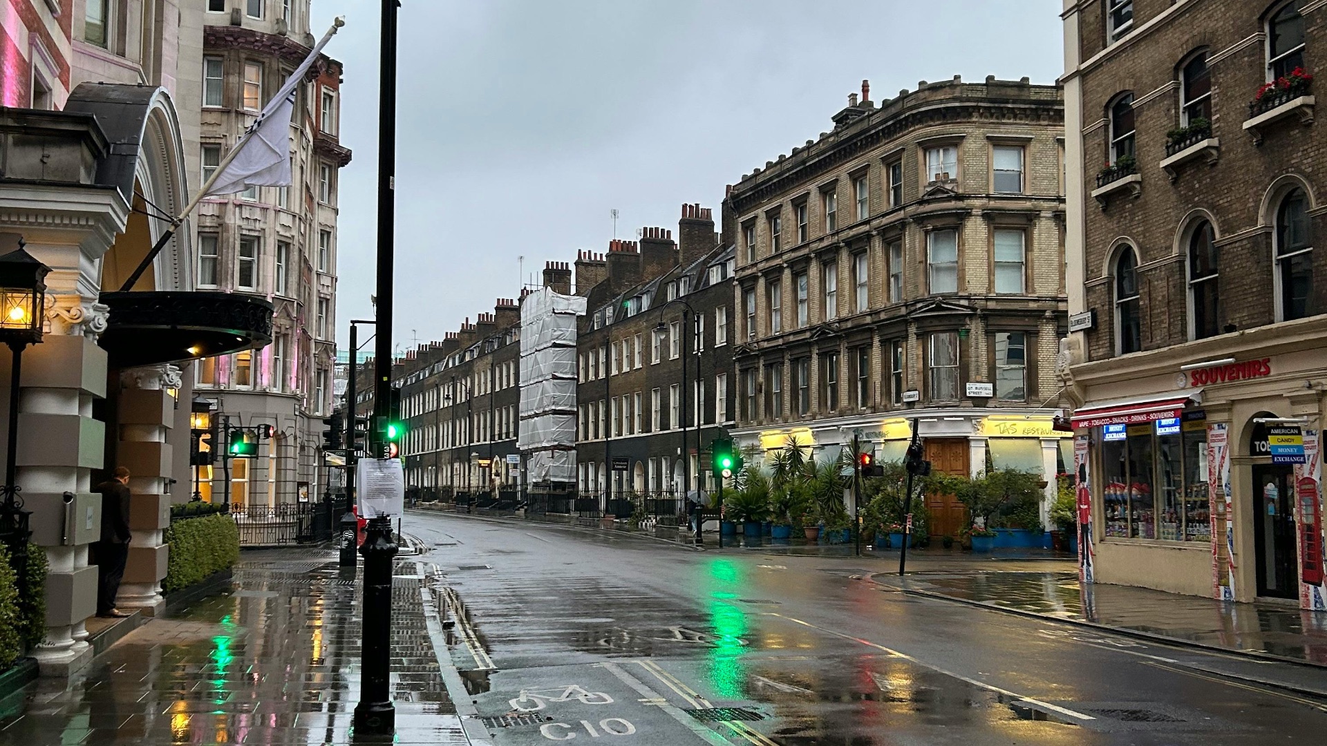 10 benefits of driving in the rain & 10 dangerous hazards to watch out for