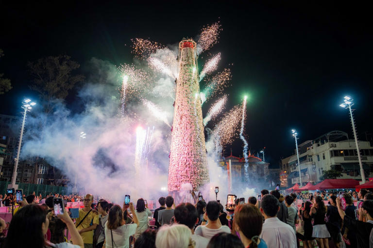 HKFP lens: Crowds flock to Cheung Chau for annual bun festival race and ...