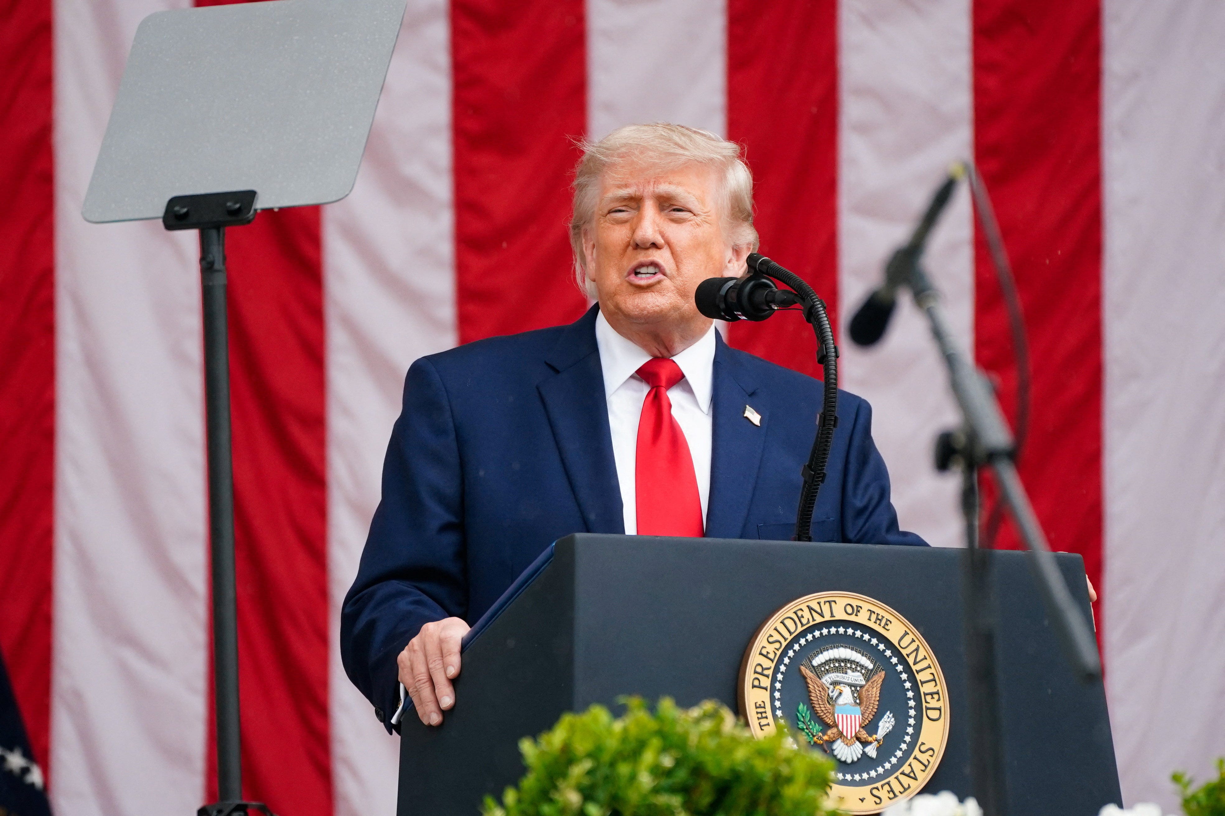 Trump honors soldiers killed in Iran war, lays wreath on Memorial Day