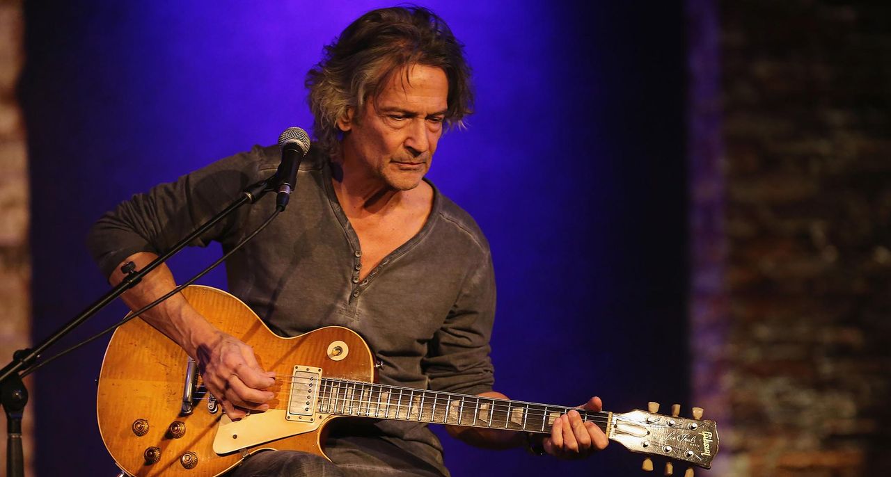 The time Billy Squier had to pick one guitar to save from a burning ...
