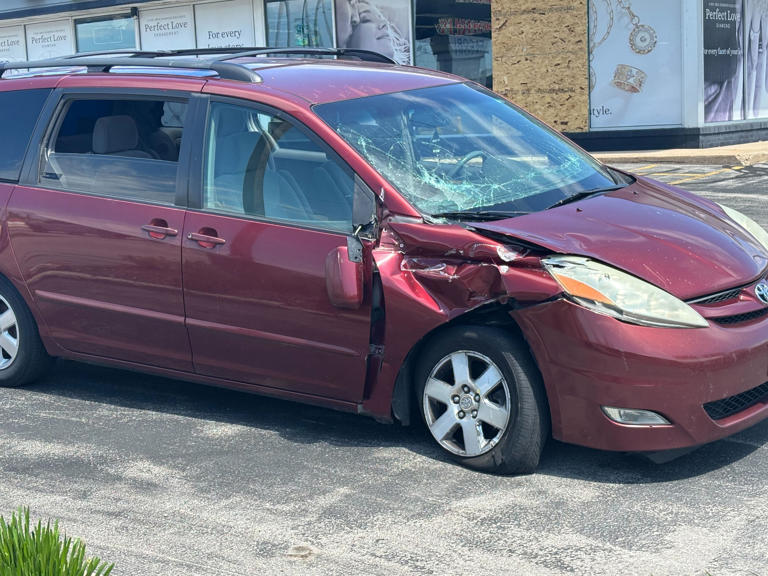 Car hit by train on Green Bay’s west side, no injuries reported