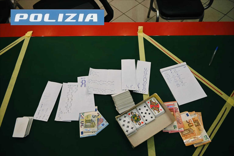 Una bisca clandestina in un circolo privato a Civitanova Marche, 11 ...