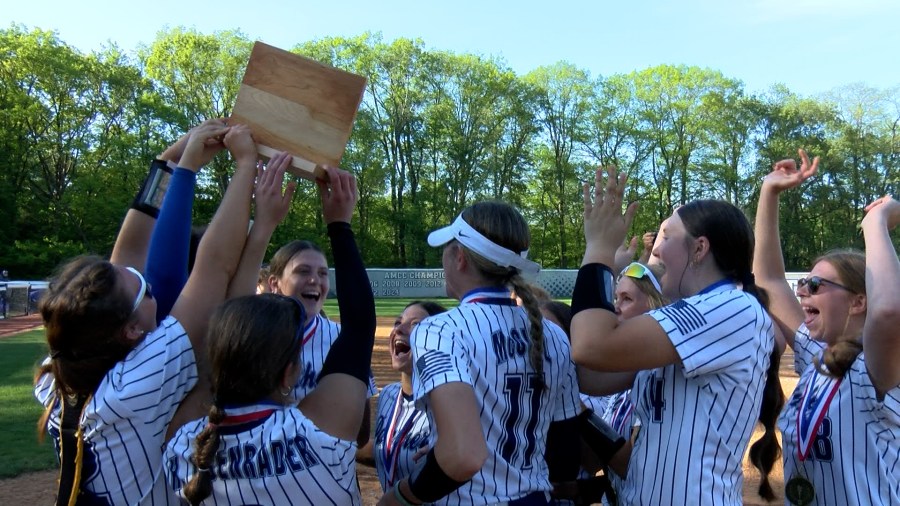 Panthers win D-10 2A crown, Blue Devils capture 1A title in softball