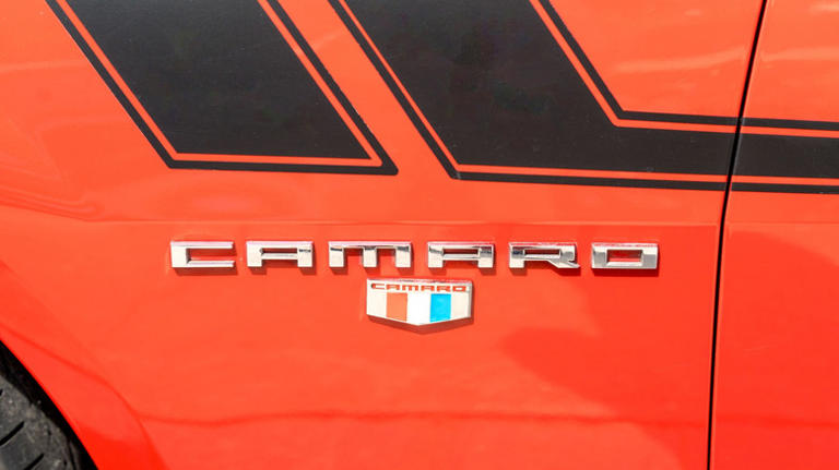 No, the Chevy Camaro does not feature a French flag - here's what the ...