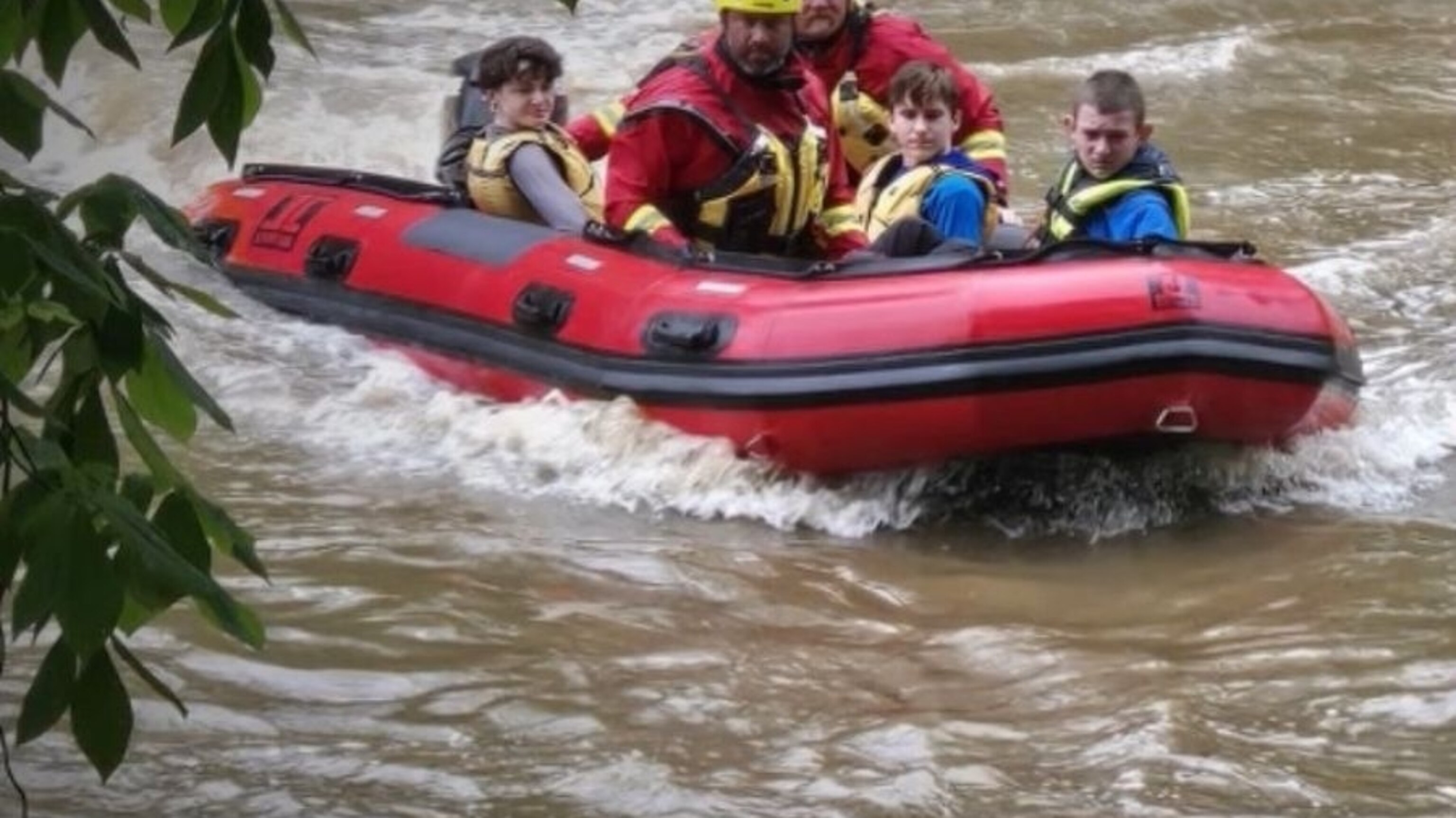 Record-breaking Memorial Day weekend travel despite storms and high gas ...