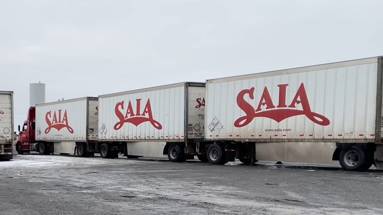 These states allow semi trucks to pull three trailers
