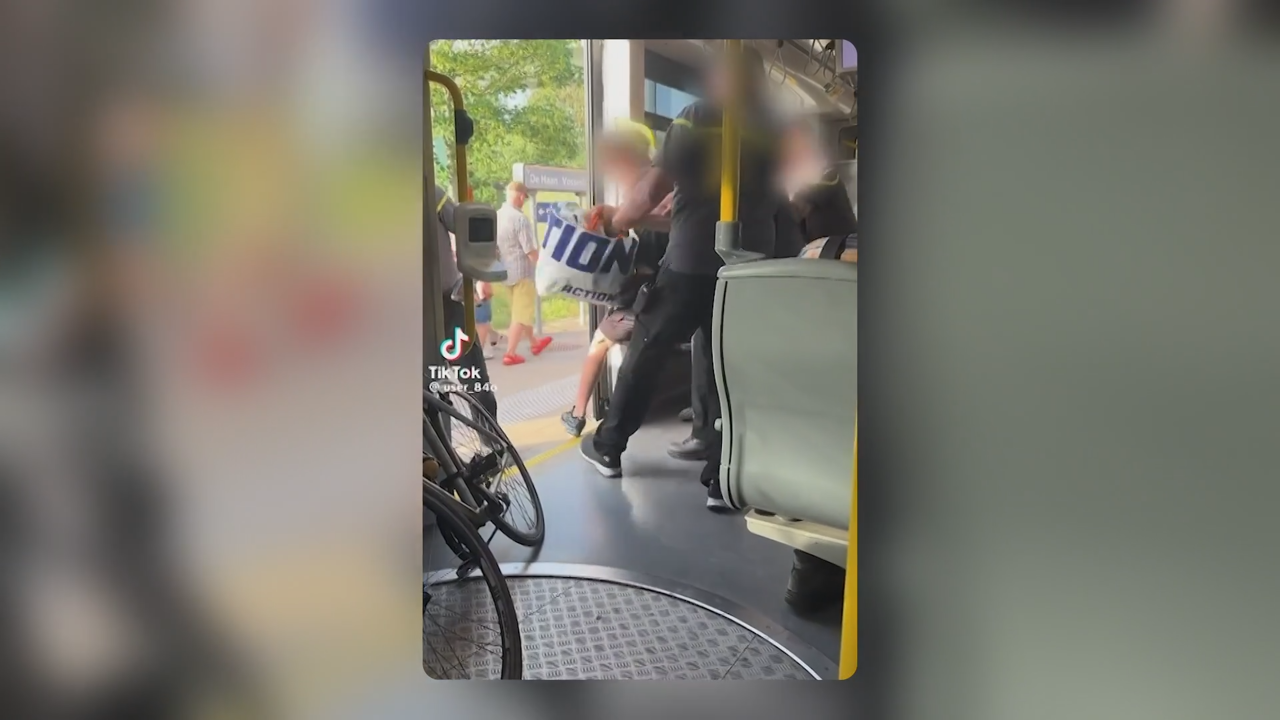 Twee voortvluchtige verdachten van geweld op kusttram in De Haan gevat ...