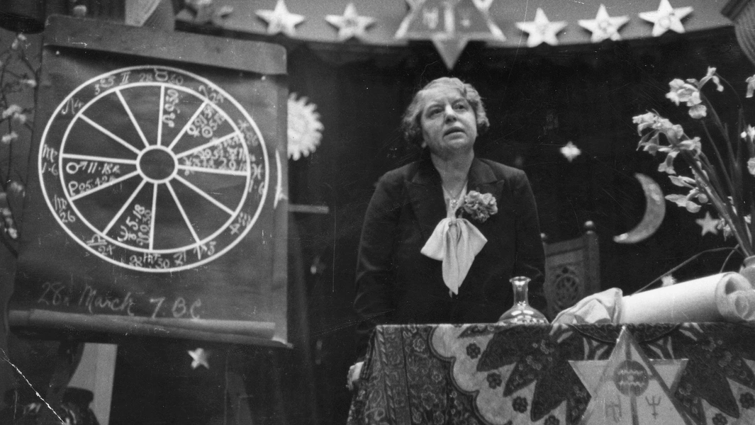 Astrologers outline May 26 forecasts stressing clarity and caution