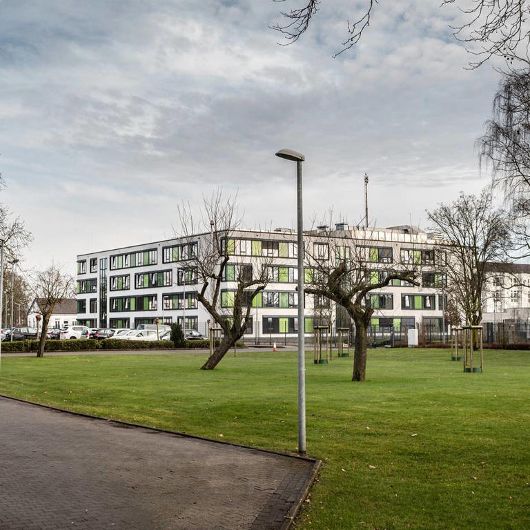 Knieprobleme behandeln – Sprechstunde am St.-Antonius-Hospital startet