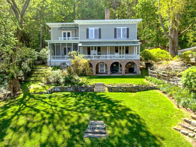 'Arcadia,' an 1850 Italianate Victorian estate on the Hudson River hits ...