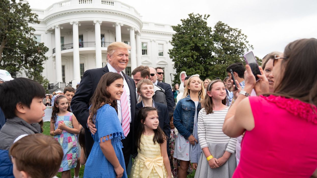 Trump's mysterious actions suggest he may tear down White House columns