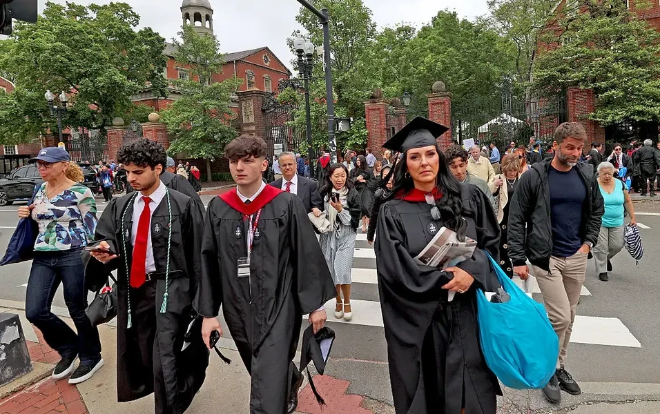 Graduates boo AI praise at 2026 commencements nationwide