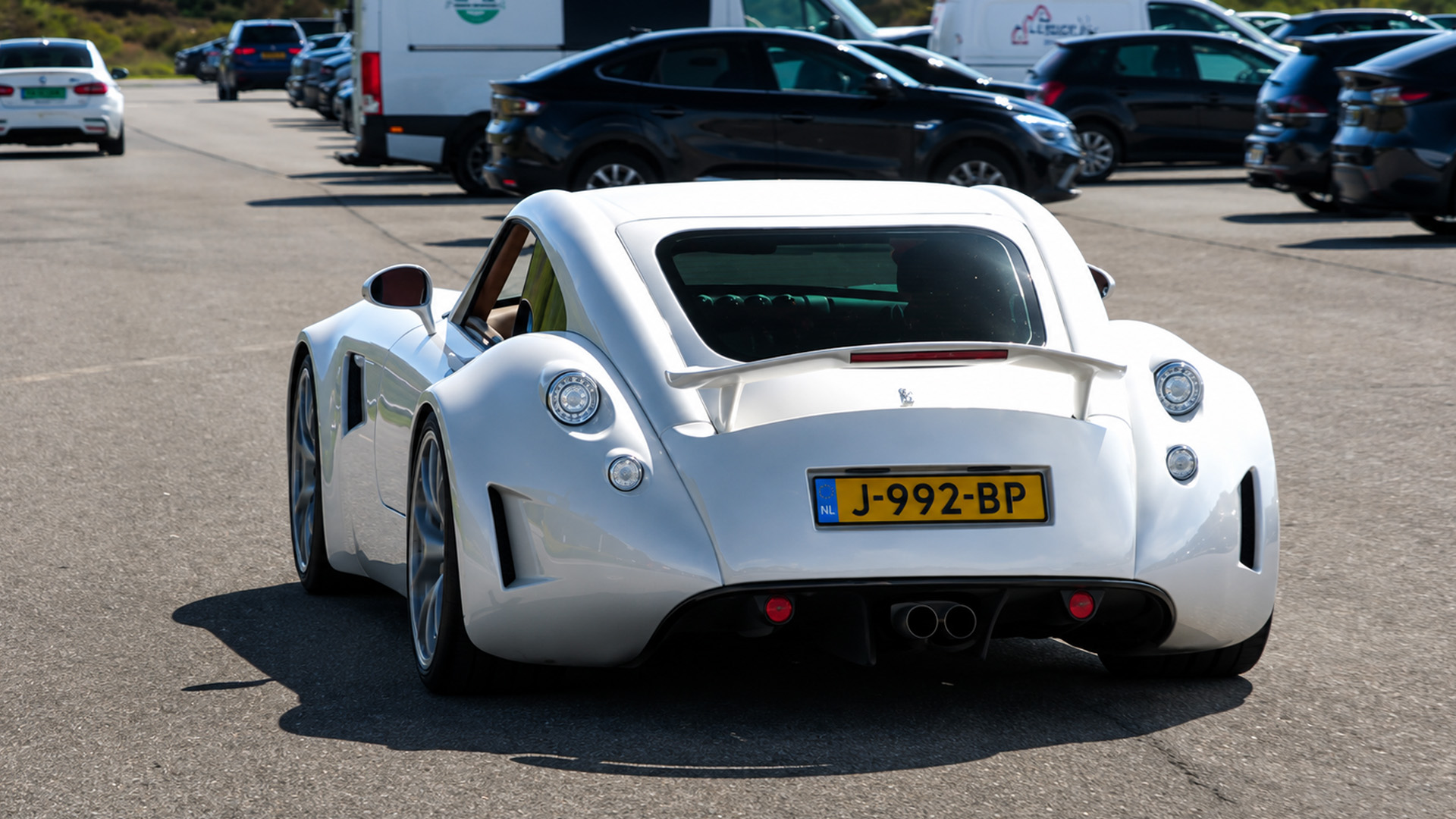 Zeldzame Wiesmann GT vertrekt in stijl van automeeting