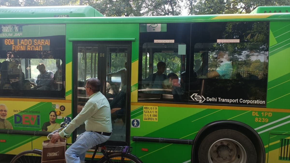 Delhi’s DEVI buses can revolutionise neighbourhood mobility. Fix ...