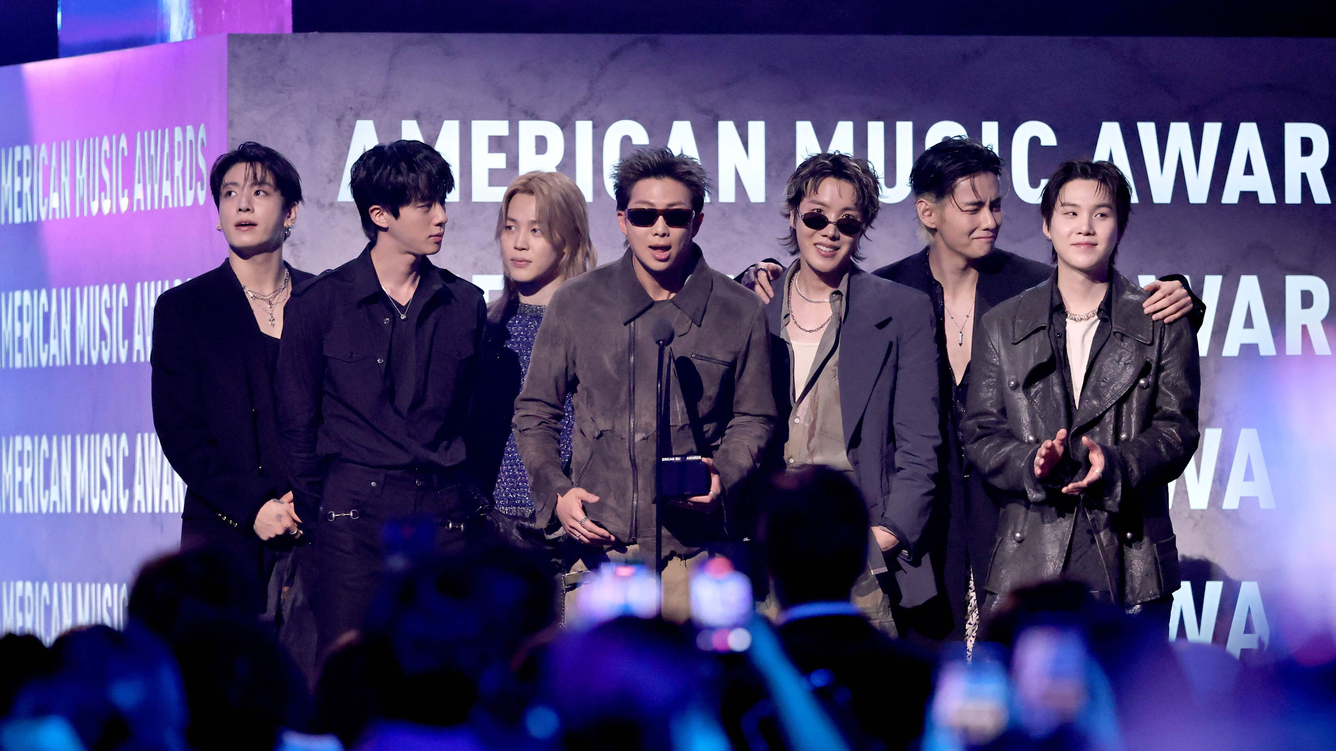 K-pop sweeps American Music Awards