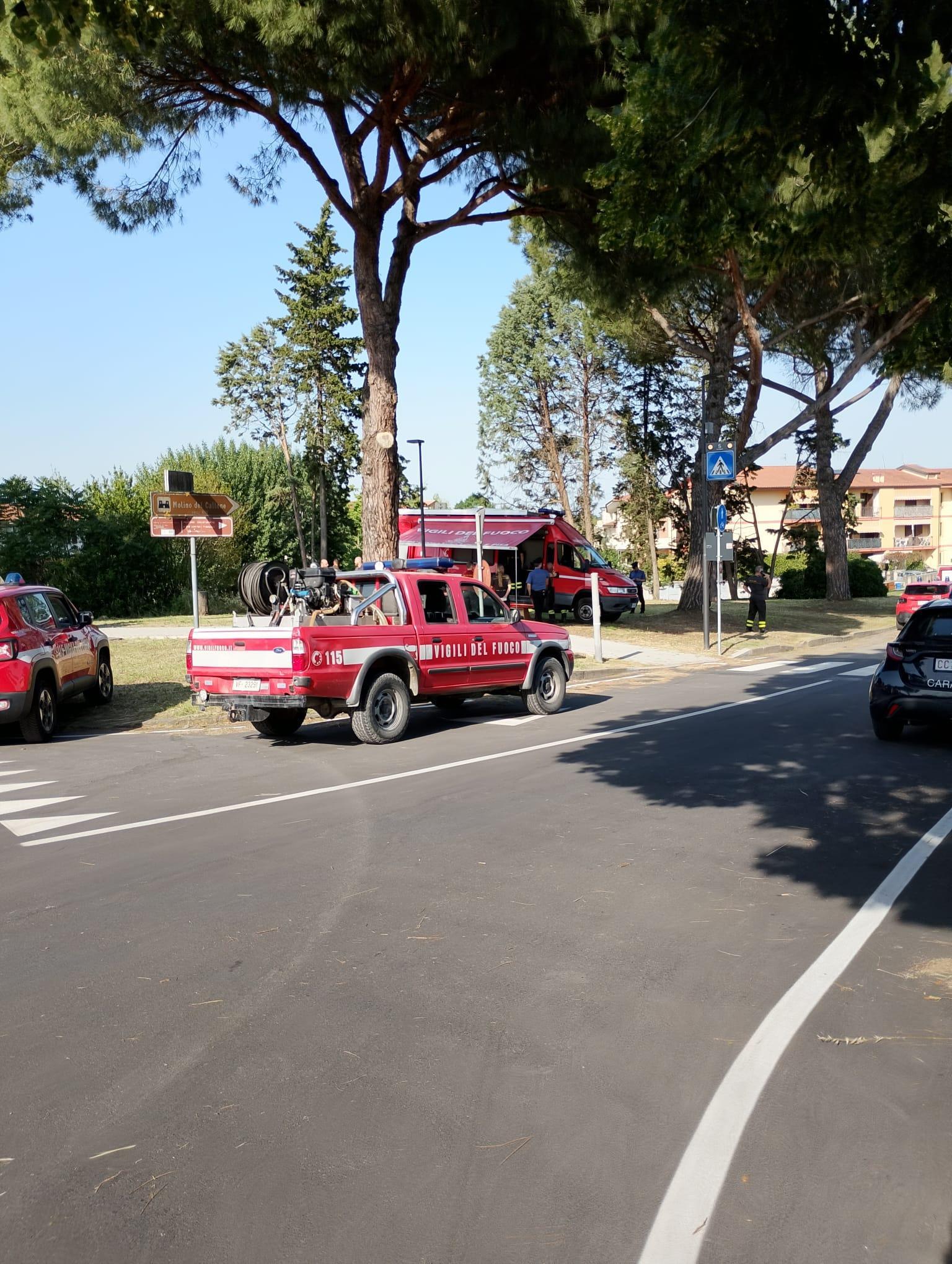 Persona scomparsa vicino all’Arno. Ricerche di pompieri e volontariato