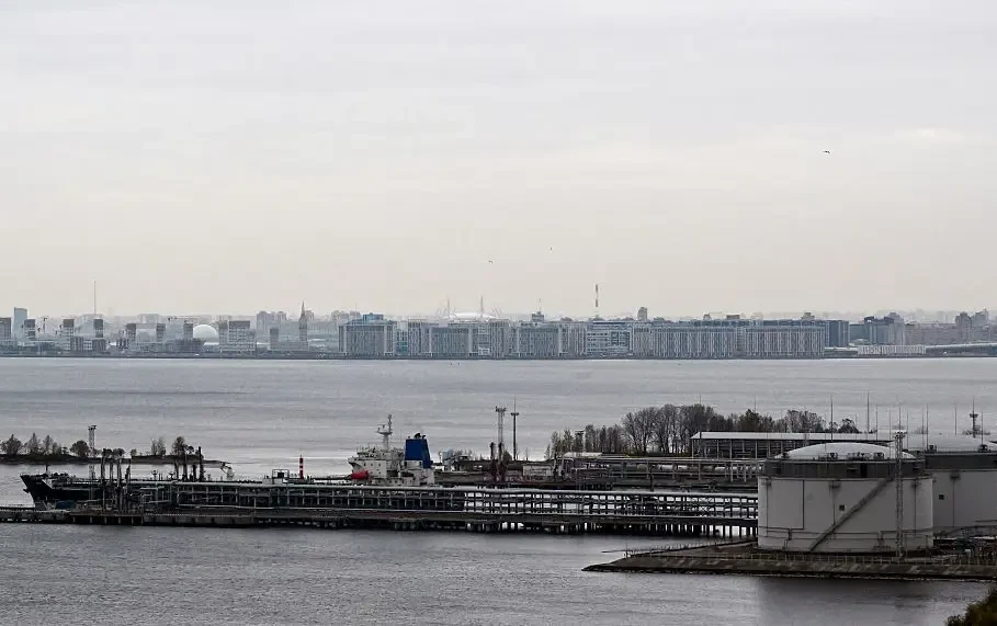 Russian defector leads anti-Putin network targeting oil industry