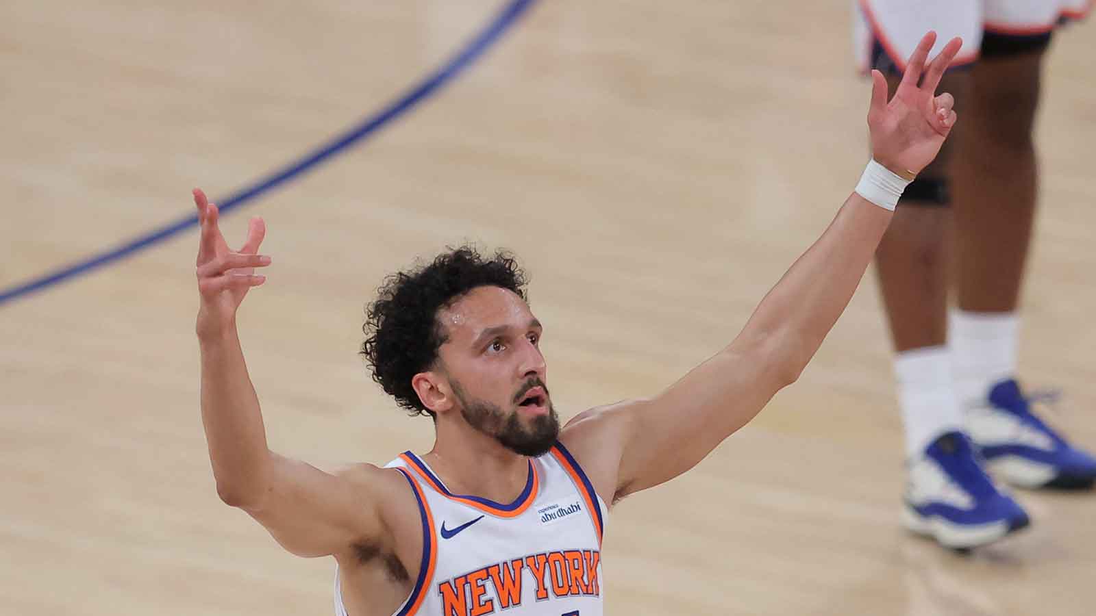 Knicks superfan Jerry Ferrara’s Entourage flex, Landry Shamet baby name ...