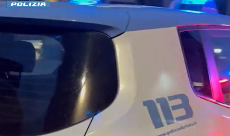 Camorra e droga a Caivano, blitz della polizia con 12 arresti