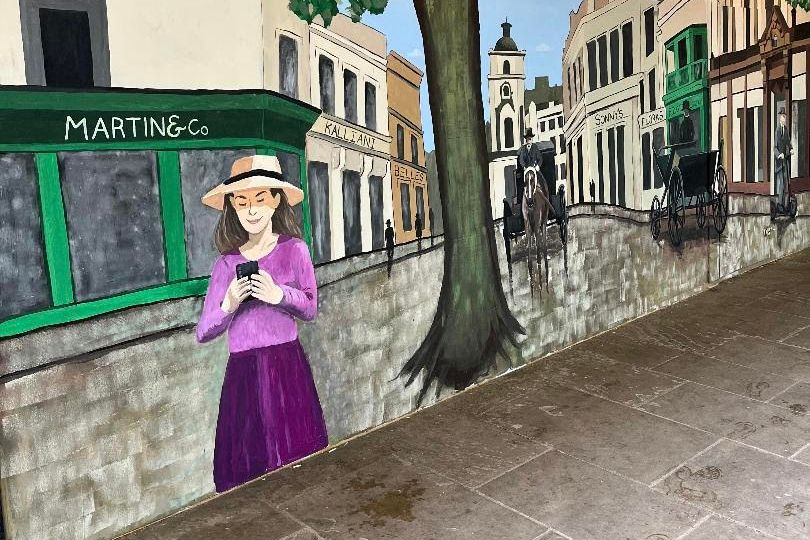 Street artist lifts the mood at sad-looking Cavendish House site