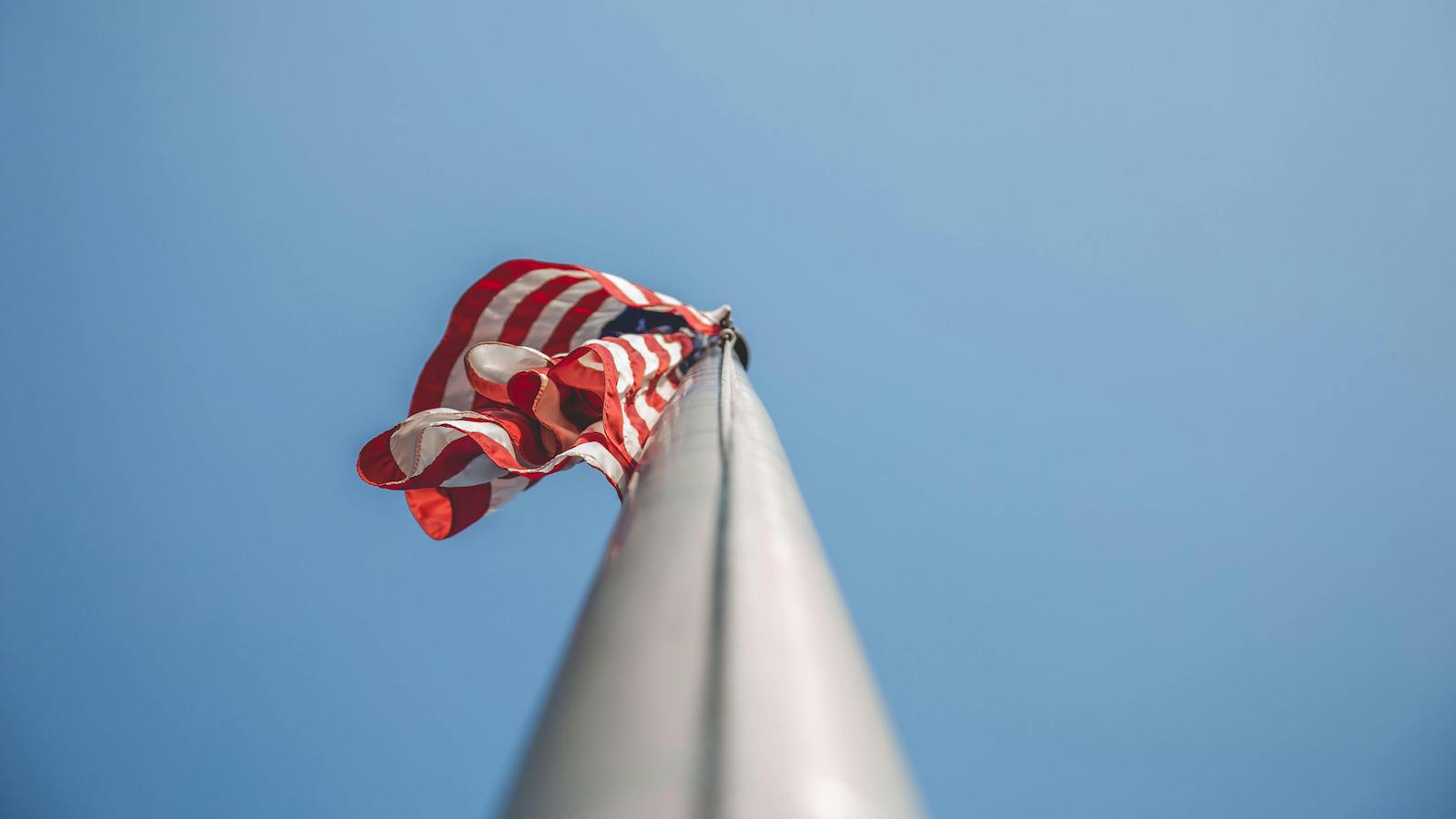 10 things that feel more silent in the UK vs more talkative in the USA