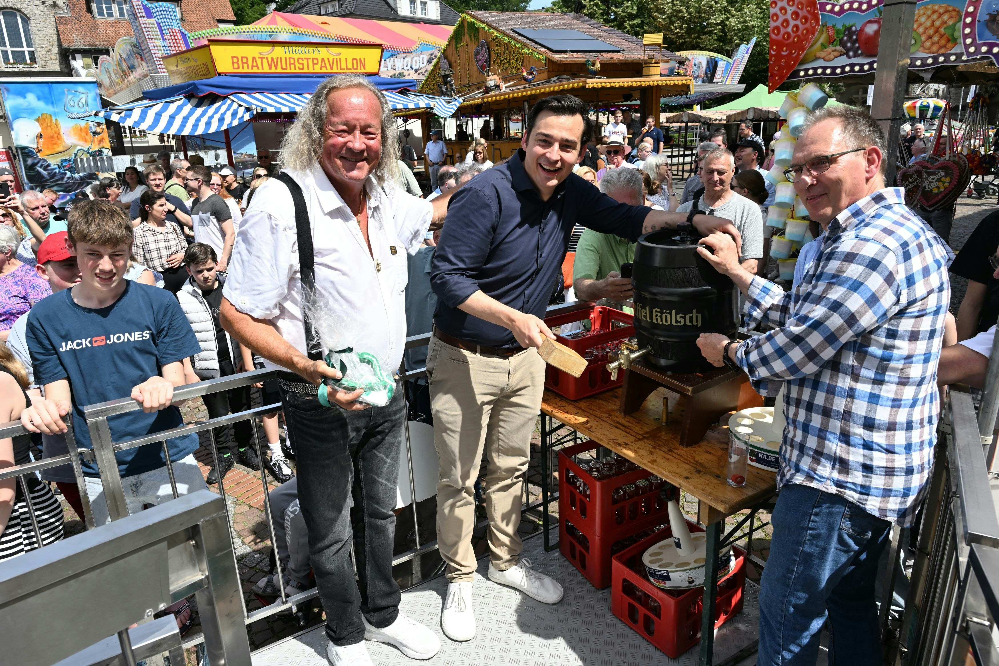 Freizeit: Ein Spektakel in Gladbachs Stadtmitte bei der Pfingstkirmes