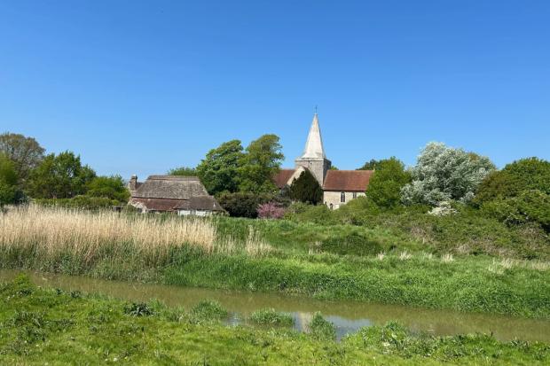 Sussex walk near cosy village pub with 'excellent' Sunday roast named ...