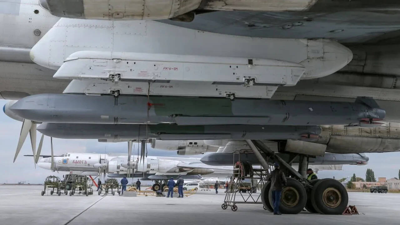 How Russia’s Kh-101 missile uses decoy flares to slip past air defence ...