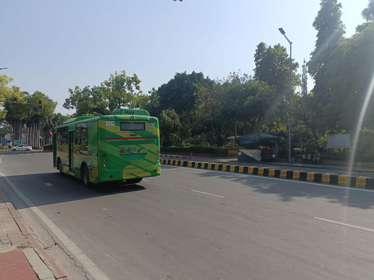 Delhi’s DEVI buses can revolutionise neighbourhood mobility. Fix ...