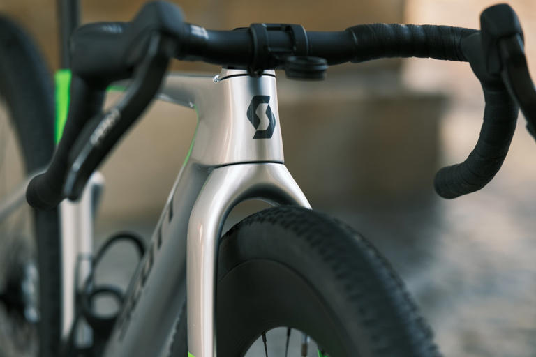 Defending champion will race a 32-inch gravel bike at the 2026 Unbound 200