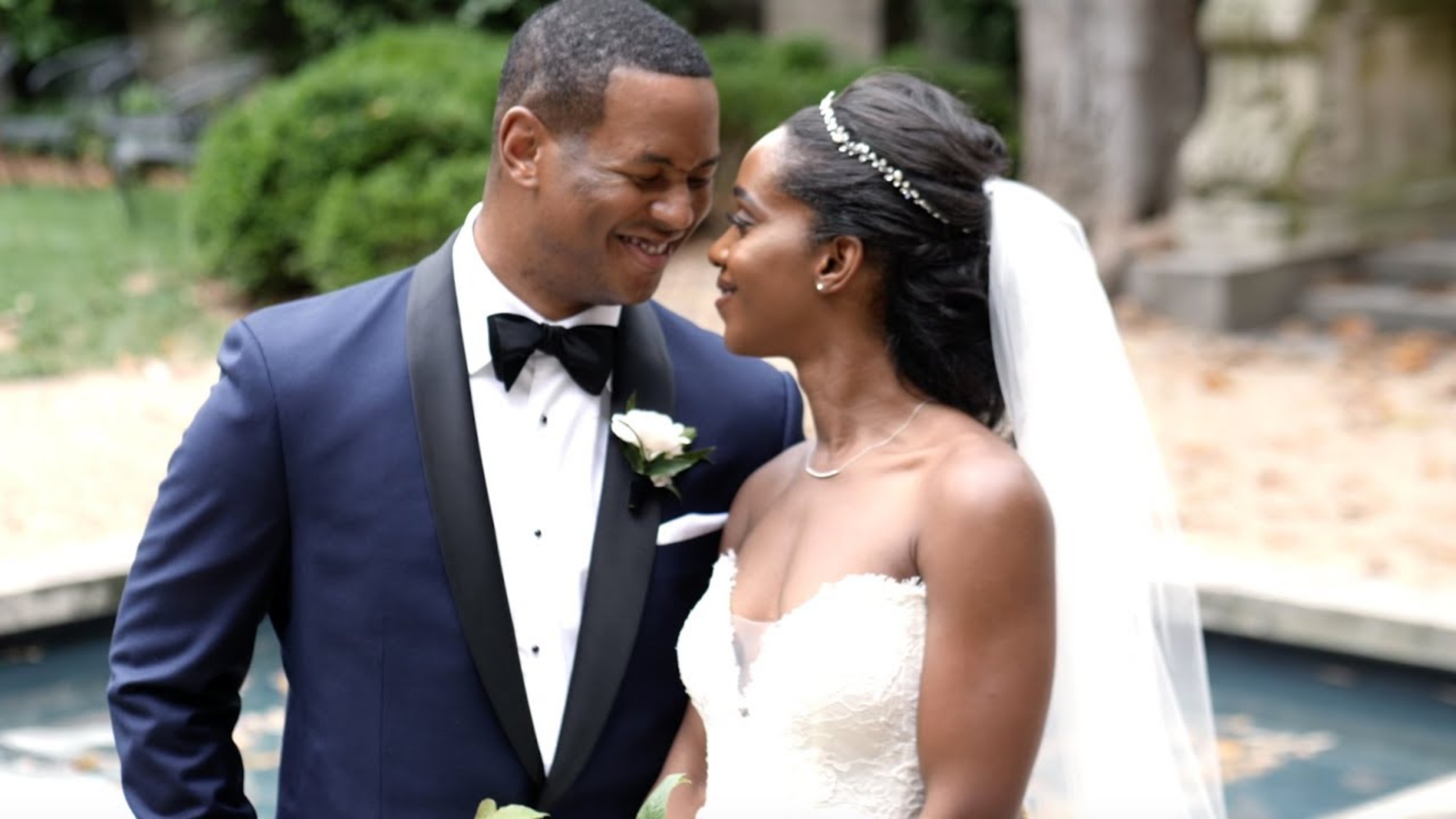 Elegant garden wedding inspiration with thoughtful rainy-day style