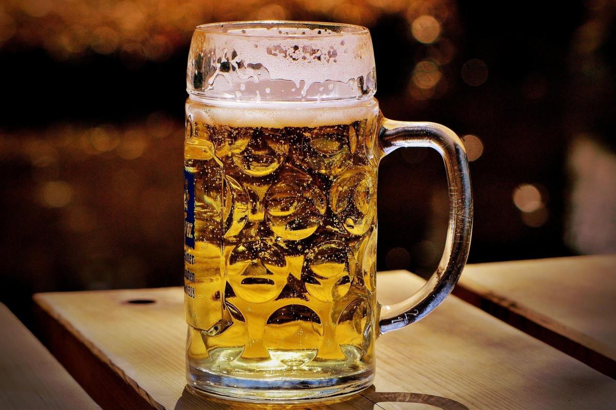 Bierklau im Zillertal: Dieb klaut kistenweise Bier direkt aus dem ...