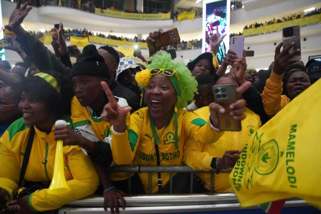 In pictures | Mamelodi Sundowns fans welcome home CAF Champions League ...
