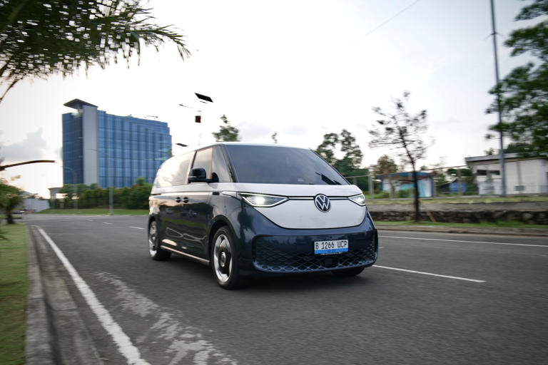 Di balik tampilan yang kalcer, performa VW ID. Buzz cukup kencang