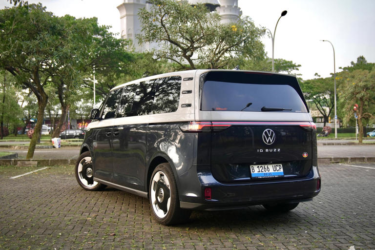 Di balik tampilan yang kalcer, performa VW ID. Buzz cukup kencang