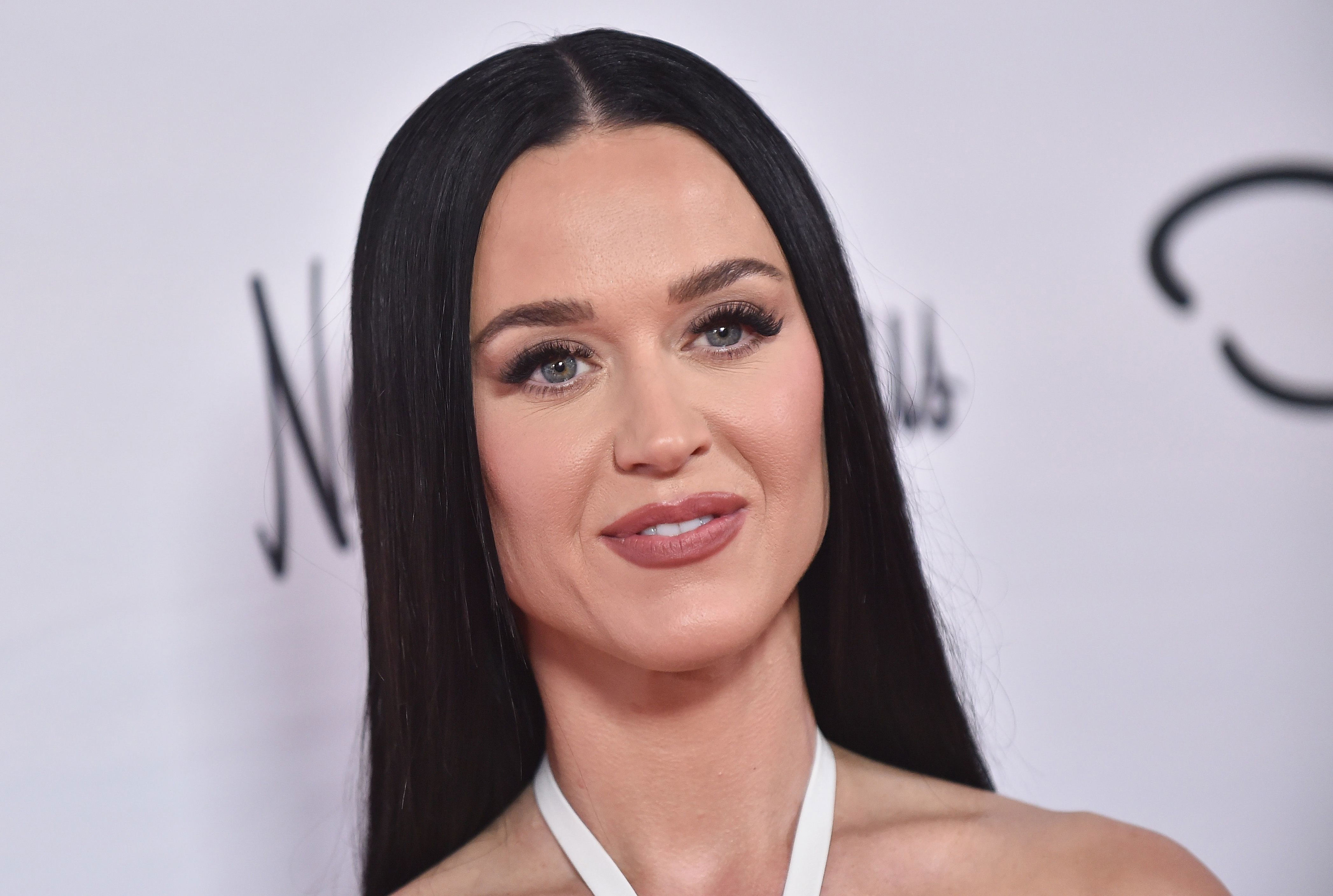 Air Canada causes a stir over Katy Perry's mid-flight experience
