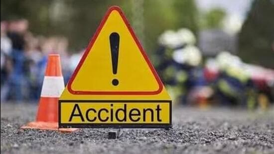 Six killed as double-decker AC bus overturns on Lucknow-Agra expressway ...